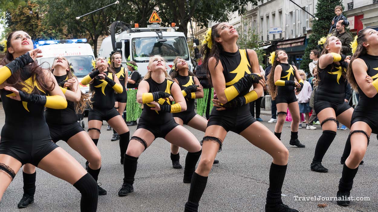 Majorettes Dancing Fontenay Trésigny Paris Montmartre France ...